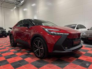 Red Toyota C-HR 2024 in Vilnius, with an engine capacity of 1.80 L and mileage of 13 thousand km for 31900 €, photo 3 on AUTOMOTO.COM.LV
