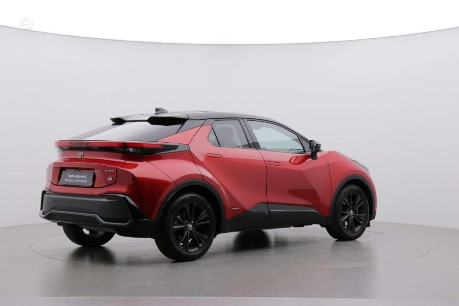Red Toyota C-HR 2024 in Vilnius, with an engine capacity of 1.99 L and mileage of 25 thousand km for 40900 €, photo 3 on AUTOMOTO.COM.LV