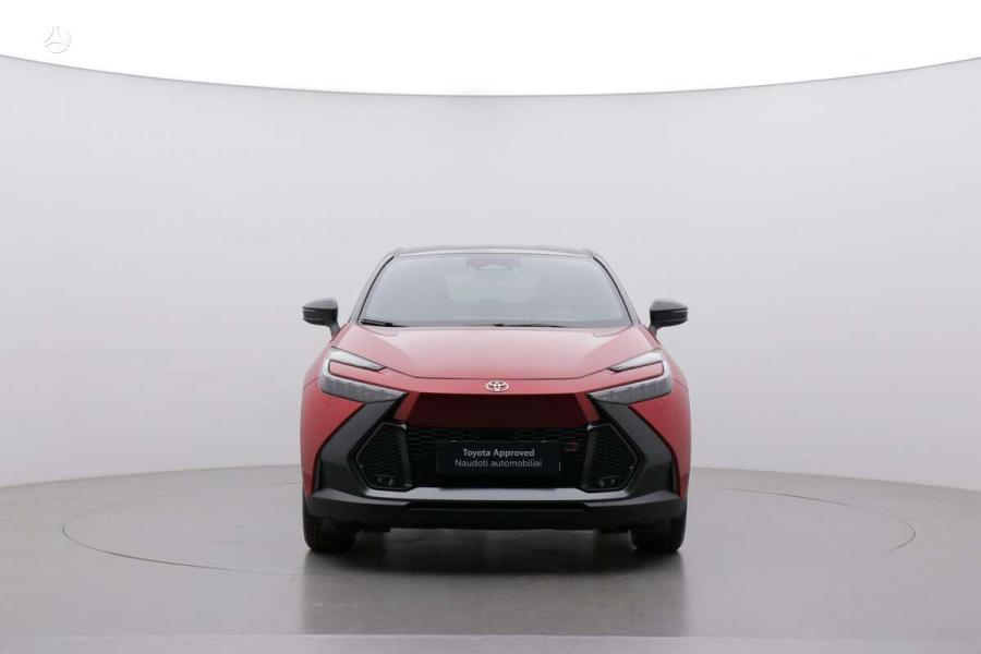 Red Toyota C-HR 2024 in Vilnius, with an engine capacity of 1.99 L and mileage of 25 thousand km for 40900 €, photo 6 on AUTOMOTO.COM.LV