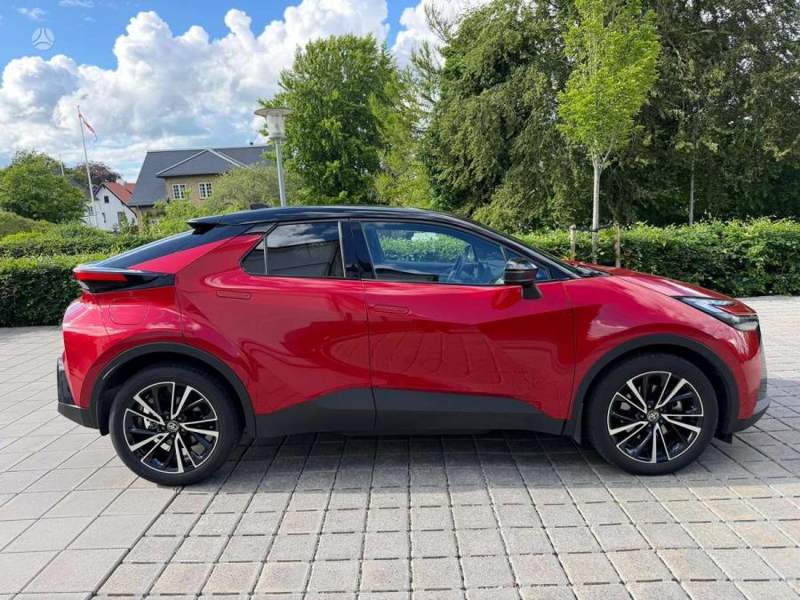 Sarkans Toyota C-HR 2024 Kauņa, ar dzinēja tilpumu 1.99 L un nobraukumu 28 tūkst. km par 33900 €, foto 7 vietnē AUTOMOTO.COM.LV