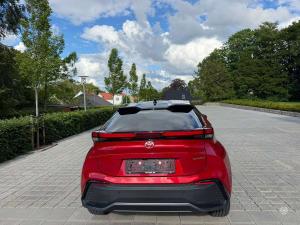 Sarkans Toyota C-HR 2024 Kauņa, ar dzinēja tilpumu 1.99 L un nobraukumu 28 tūkst. km par 33900 €, foto 9 vietnē AUTOMOTO.COM.LV