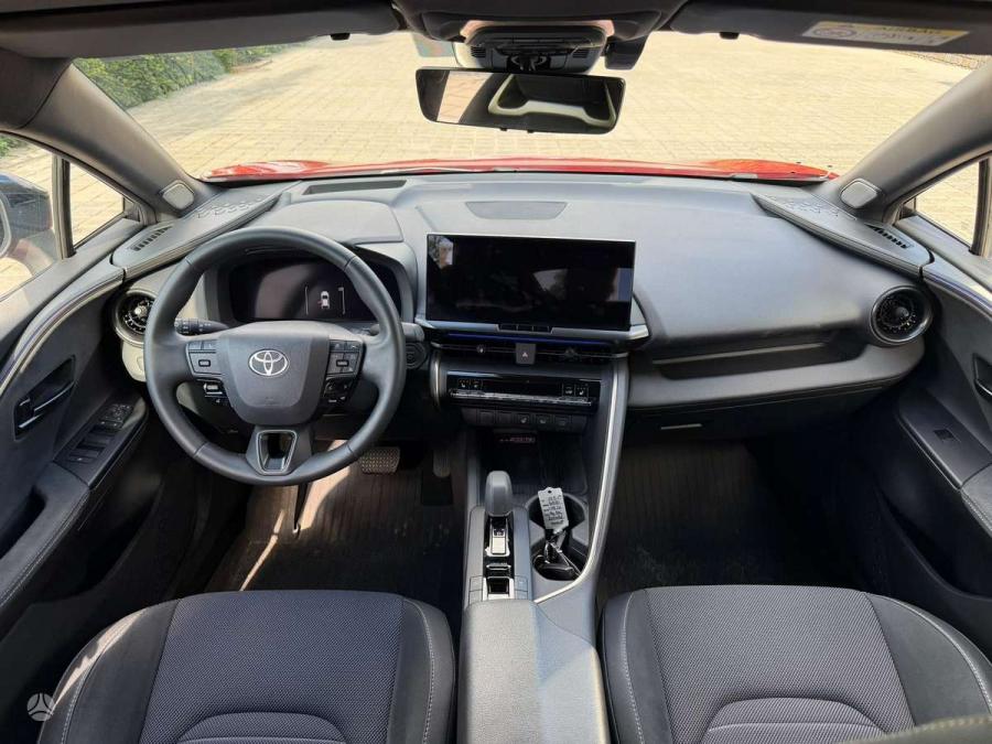 Sarkans Toyota C-HR 2024 Kauņa, ar dzinēja tilpumu 1.99 L un nobraukumu 28 tūkst. km par 33900 €, foto 11 vietnē AUTOMOTO.COM.LV