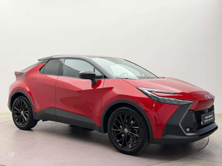 Красный Тойота C-HR 2024 в Паневежис, объемом двигателя 1.99 л и пробегом 17 тыс. км за 36990 €, фото 4 на AUTOMOTO.COM.LV
