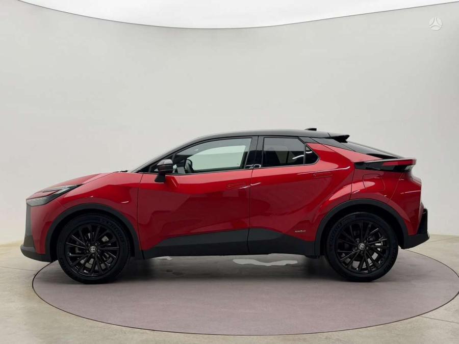Красный Тойота C-HR 2024 в Паневежис, объемом двигателя 1.99 л и пробегом 17 тыс. км за 36990 €, фото 6 на AUTOMOTO.COM.LV