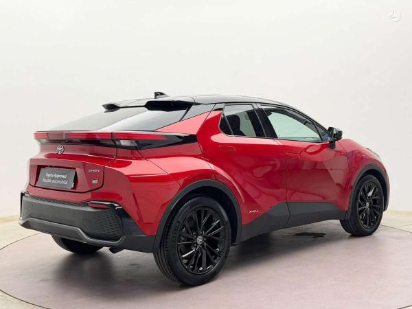 Sarkans Toyota C-HR 2024 Panevēža, ar dzinēja tilpumu 1.99 L un nobraukumu 17 tūkst. km par 36990 €, foto 8 vietnē AUTOMOTO.COM.LV