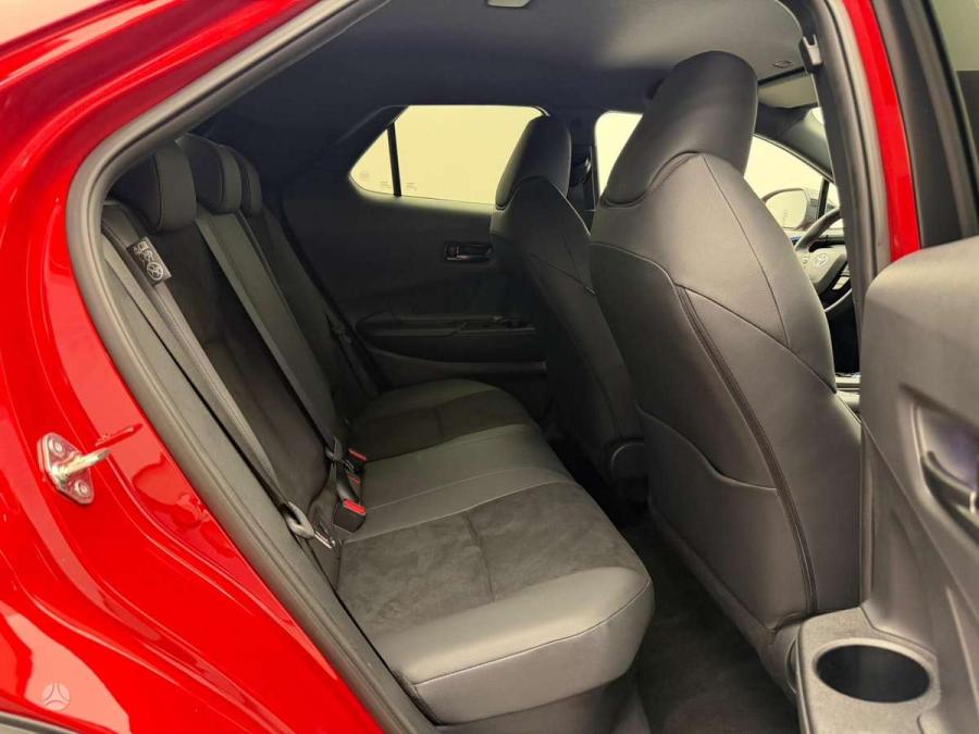 Красный Тойота C-HR 2024 в Паневежис, объемом двигателя 1.99 л и пробегом 17 тыс. км за 36990 €, фото 17 на AUTOMOTO.COM.LV