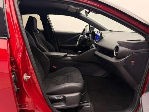 Красный Тойота C-HR 2024 в Паневежис, объемом двигателя 1.99 л и пробегом 17 тыс. км за 36990 €, фото 18 на AUTOMOTO.COM.LV