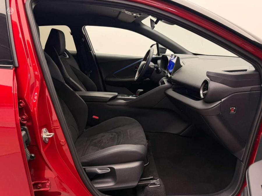Красный Тойота C-HR 2024 в Паневежис, объемом двигателя 1.99 л и пробегом 17 тыс. км за 36990 €, фото 18 на AUTOMOTO.COM.LV