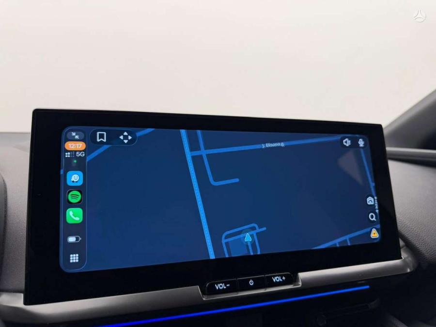 Красный Тойота C-HR 2024 в Паневежис, объемом двигателя 1.99 л и пробегом 17 тыс. км за 36990 €, фото 32 на AUTOMOTO.COM.LV