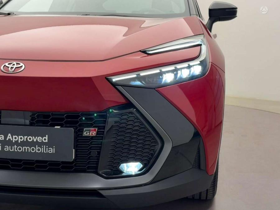 Красный Тойота C-HR 2024 в Паневежис, объемом двигателя 1.99 л и пробегом 17 тыс. км за 36990 €, фото 40 на AUTOMOTO.COM.LV