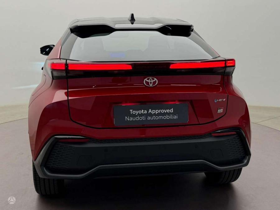 Красный Тойота C-HR 2024 в Паневежис, объемом двигателя 1.99 л и пробегом 17 тыс. км за 36990 €, фото 41 на AUTOMOTO.COM.LV