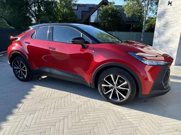 Красный Тойота C-HR 2025 в Вильнюс, объемом двигателя 1.80 л и пробегом 13 тыс. км за 29800 €, фото 8 на AUTOMOTO.COM.LV