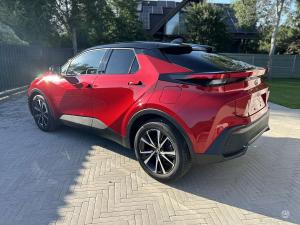 Красный Тойота C-HR 2025 в Вильнюс, объемом двигателя 1.80 л и пробегом 13 тыс. км за 29800 €, фото 31 на AUTOMOTO.COM.LV