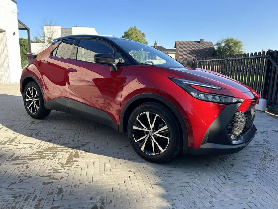 Красный Тойота C-HR 2025 в Вильнюс, объемом двигателя 1.80 л и пробегом 13 тыс. км за 29800 €, фото 32 на AUTOMOTO.COM.LV