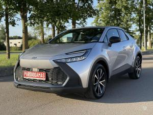 Красный Тойота C-HR 2025 в Паневежис, объемом двигателя 1.99 л и пробегом 22 тыс. км за 29500 €, фото 4 на AUTOMOTO.COM.LV