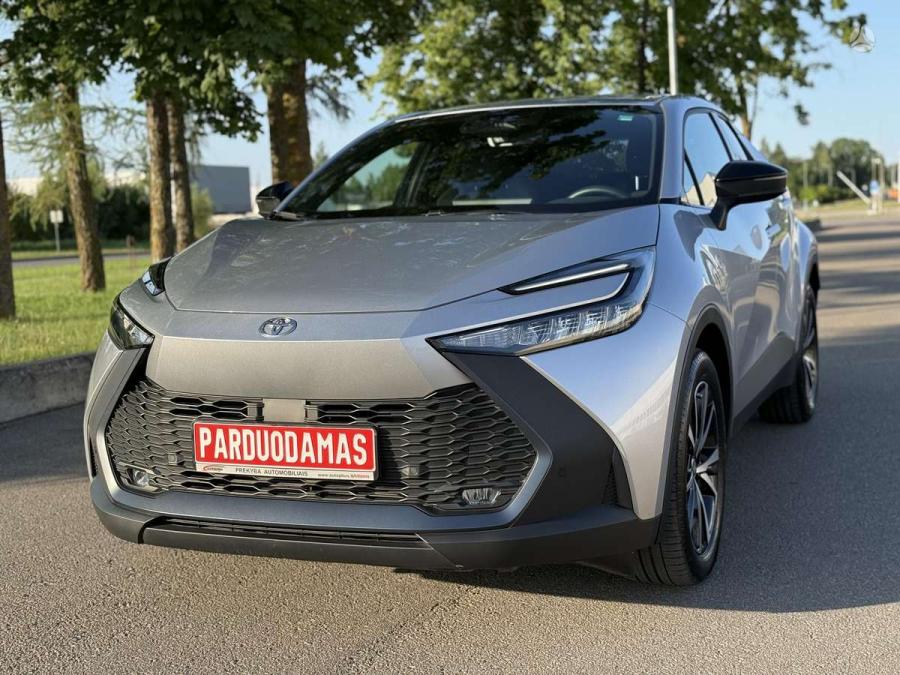 Красный Тойота C-HR 2025 в Паневежис, объемом двигателя 1.99 л и пробегом 22 тыс. км за 29500 €, фото 5 на AUTOMOTO.COM.LV