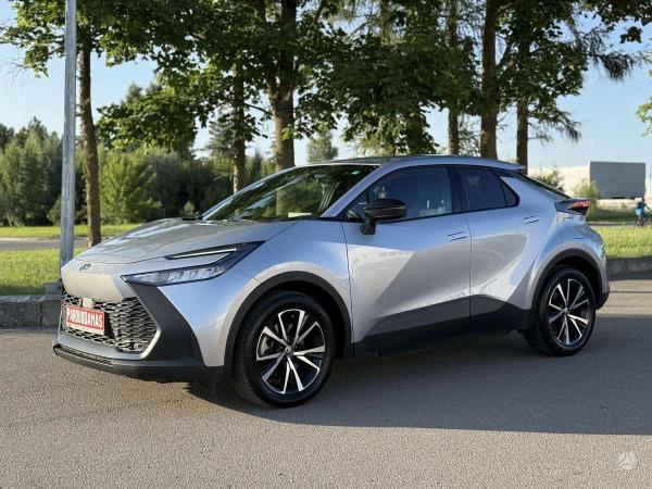 Sarkans Toyota C-HR 2025 Panevēža, ar dzinēja tilpumu 1.99 L un nobraukumu 22 tūkst. km par 29500 €, foto 7 vietnē AUTOMOTO.COM.LV