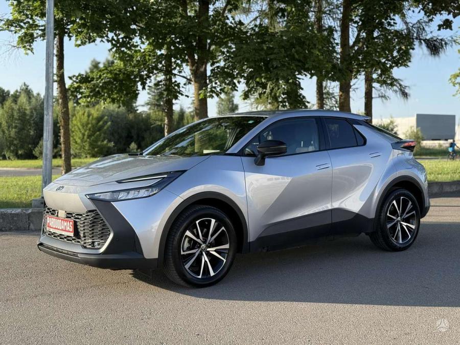 Красный Тойота C-HR 2025 в Паневежис, объемом двигателя 1.99 л и пробегом 22 тыс. км за 29500 €, фото 8 на AUTOMOTO.COM.LV