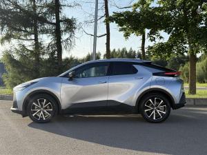 Красный Тойота C-HR 2025 в Паневежис, объемом двигателя 1.99 л и пробегом 22 тыс. км за 29500 €, фото 9 на AUTOMOTO.COM.LV