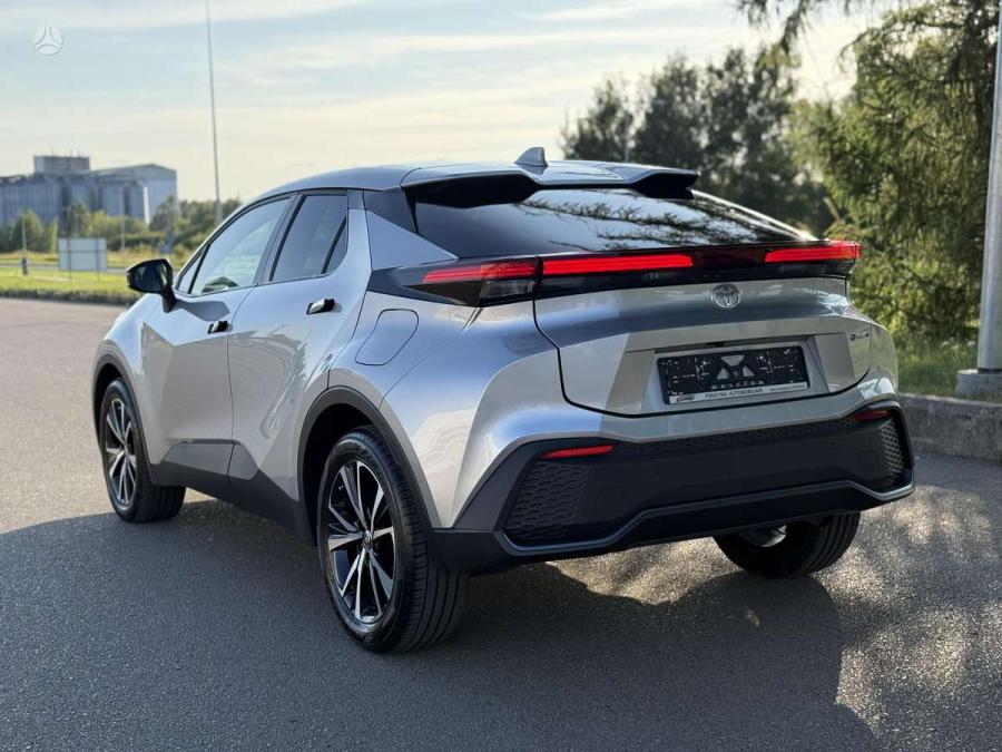 Красный Тойота C-HR 2025 в Паневежис, объемом двигателя 1.99 л и пробегом 22 тыс. км за 29500 €, фото 11 на AUTOMOTO.COM.LV
