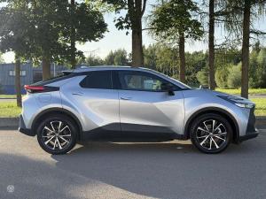 Красный Тойота C-HR 2025 в Паневежис, объемом двигателя 1.99 л и пробегом 22 тыс. км за 29500 €, фото 18 на AUTOMOTO.COM.LV