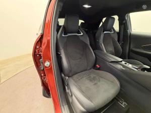 Sarkans Toyota C-HR 2025 Panevēža, ar dzinēja tilpumu 1.99 L un nobraukumu 6 tūkst. km par 37490 €, foto 19 vietnē AUTOMOTO.COM.LV