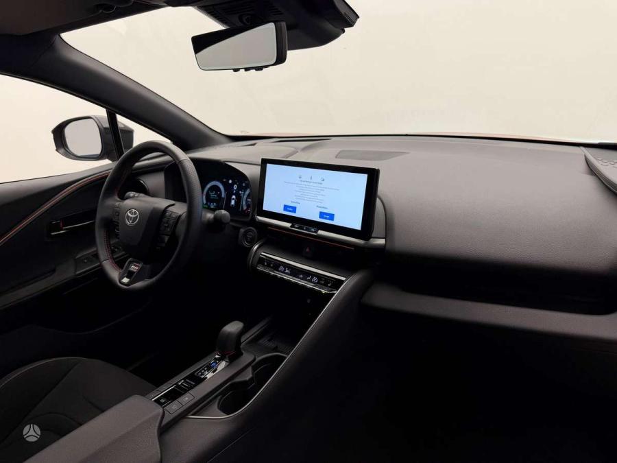 Sarkans Toyota C-HR 2025 Panevēža, ar dzinēja tilpumu 1.99 L un nobraukumu 6 tūkst. km par 37490 €, foto 20 vietnē AUTOMOTO.COM.LV