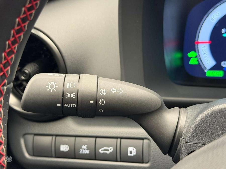 Sarkans Toyota C-HR 2025 Panevēža, ar dzinēja tilpumu 1.99 L un nobraukumu 11 tūkst. km par 36990 €, foto 25 vietnē AUTOMOTO.COM.LV