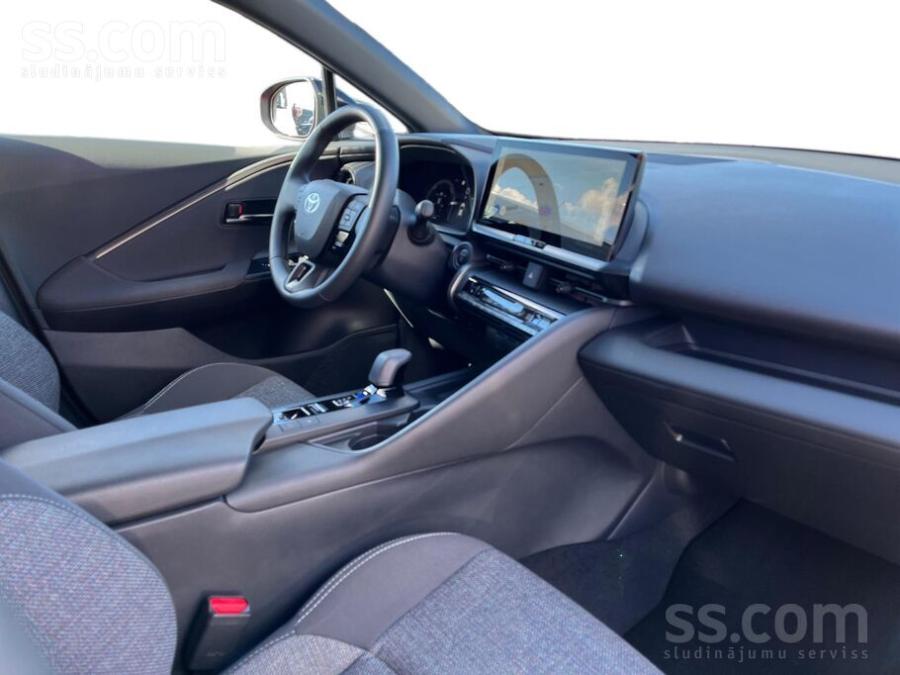 Sarkans Toyota C-HR 2026 Rīga, ar dzinēja tilpumu 1.80 L un nobraukumu 5 tūkst. km par 33990 €, foto 7 vietnē AUTOMOTO.COM.LV