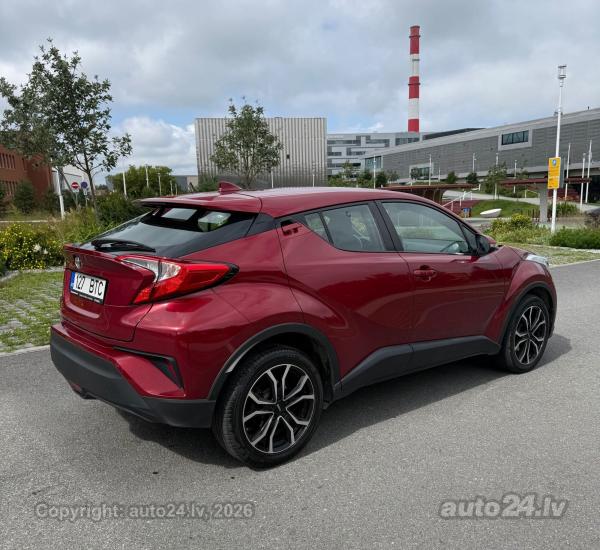 Красный Тойота C-HR 2017 в Таллин, объемом двигателя 1.20 л и пробегом 124 тыс. км за 12500 €, фото 7 на AUTOMOTO.COM.LV