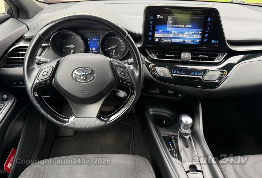 Красный Тойота C-HR 2017 в Таллин, объемом двигателя 1.20 л и пробегом 124 тыс. км за 12500 €, фото 14 на AUTOMOTO.COM.LV