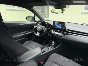 Красный Тойота C-HR 2017 в Таллин, объемом двигателя 1.20 л и пробегом 124 тыс. км за 12500 €, фото 16 на AUTOMOTO.COM.LV