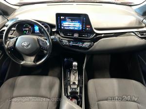 Красный Тойота C-HR 2018 в Пярну, объемом двигателя 1.80 л и пробегом 234 тыс. км за 14990 €, фото 9 на AUTOMOTO.COM.LV