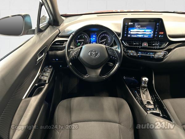 Sarkans Toyota C-HR 2018 Pērnava, ar dzinēja tilpumu 1.80 L un nobraukumu 234 tūkst. km par 14990 €, foto 10 vietnē AUTOMOTO.COM.LV