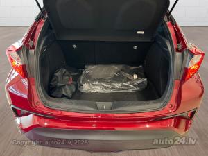 Красный Тойота C-HR 2018 в Пярну, объемом двигателя 1.80 л и пробегом 234 тыс. км за 14990 €, фото 11 на AUTOMOTO.COM.LV