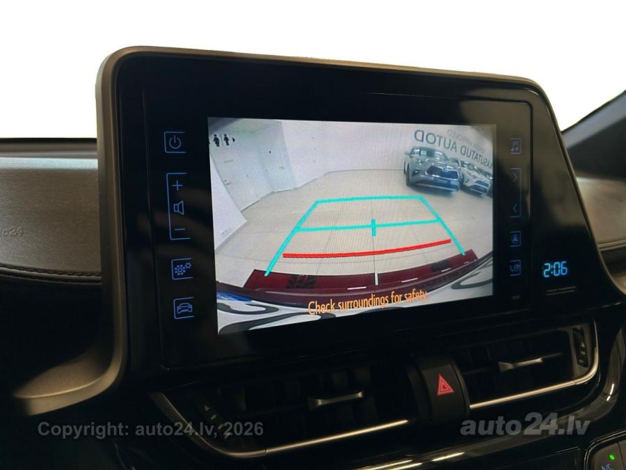 Красный Тойота C-HR 2018 в Пярну, объемом двигателя 1.80 л и пробегом 234 тыс. км за 14990 €, фото 15 на AUTOMOTO.COM.LV