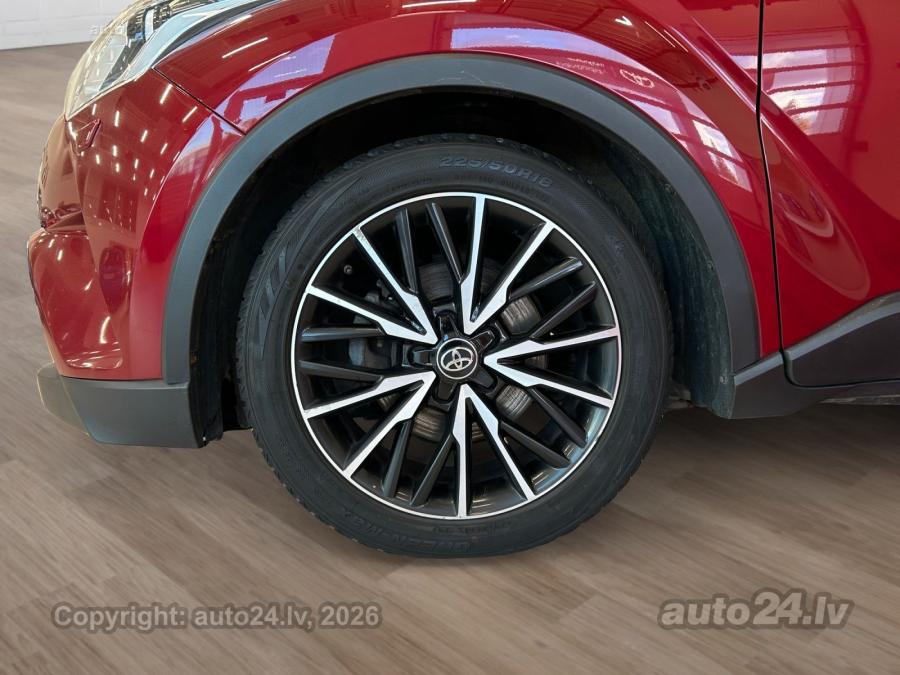 Красный Тойота C-HR 2018 в Пярну, объемом двигателя 1.80 л и пробегом 234 тыс. км за 14990 €, фото 16 на AUTOMOTO.COM.LV