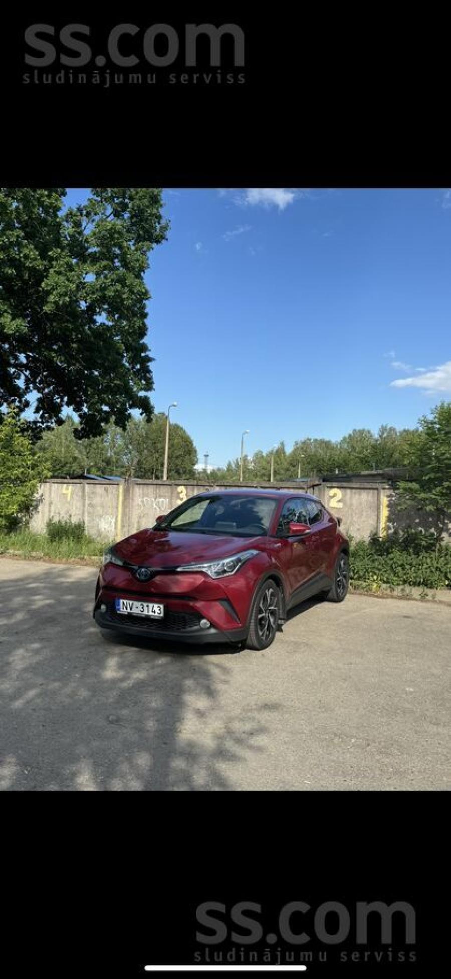 Red Toyota C-HR 2019 in Riga, with an engine capacity of 1.80 L and mileage of 134 thousand km for 17200 €, photo 1 on AUTOMOTO.COM.LV