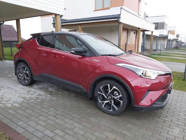 Red Toyota C-HR 2019 in Klaipeda, with an engine capacity of 1.80 L and mileage of 91 thousand km for 18700 €, photo 2 on AUTOMOTO.COM.LV