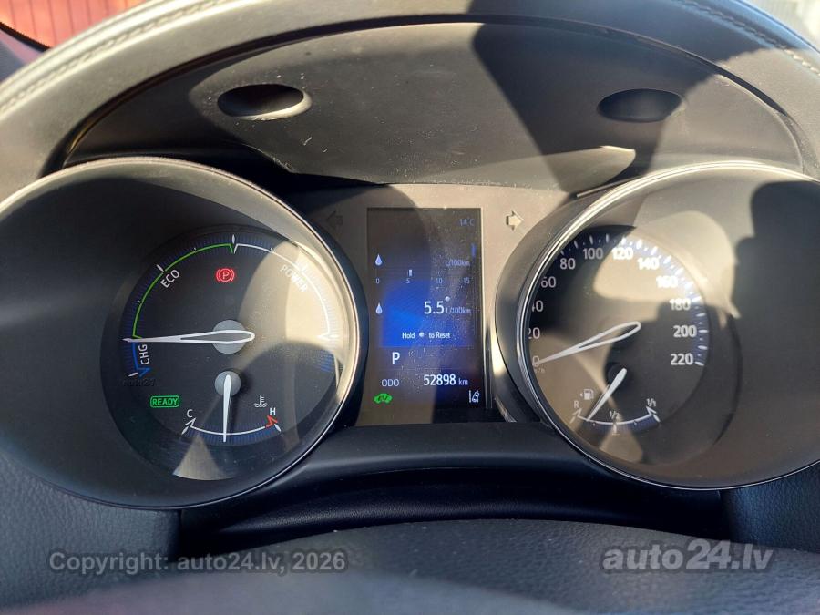 Sarkans Toyota C-HR 2019 Tallina, ar dzinēja tilpumu 1.80 L un nobraukumu 53 tūkst. km par 18700 €, foto 8 vietnē AUTOMOTO.COM.LV