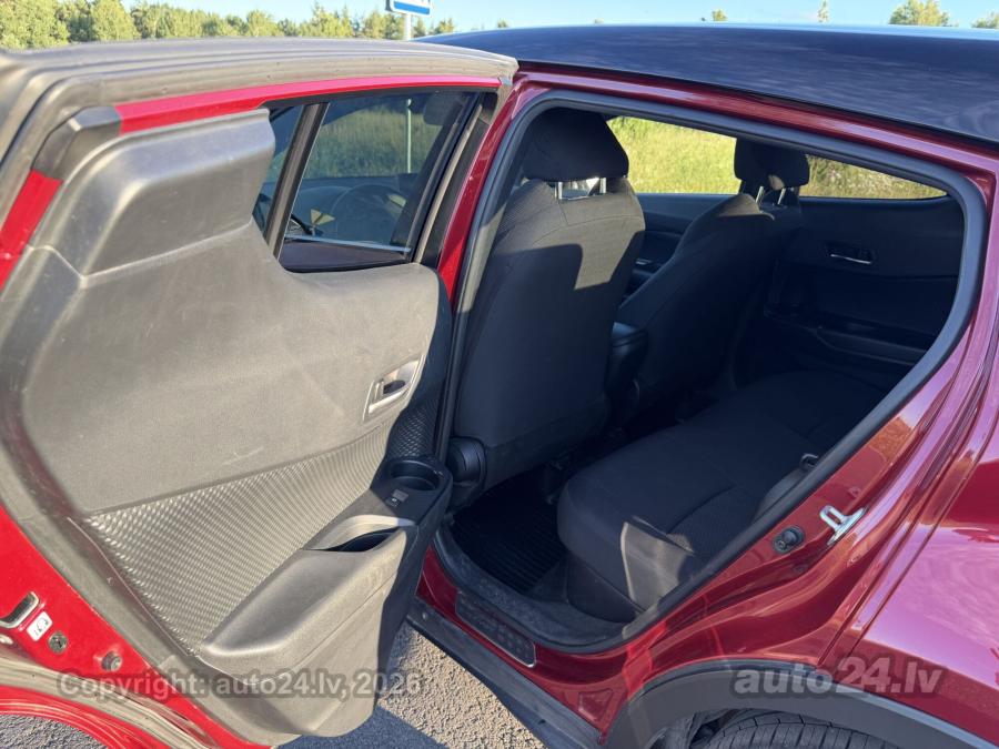 Sarkans Toyota C-HR 2019 Keila, ar dzinēja tilpumu 1.80 L un nobraukumu 114 tūkst. km par 19900 €, foto 10 vietnē AUTOMOTO.COM.LV