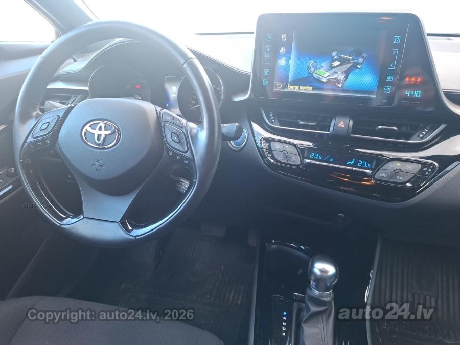 Красный Тойота C-HR 2019 в Вильянди, объемом двигателя 1.80 л и пробегом 108 тыс. км за 16900 €, фото 9 на AUTOMOTO.COM.LV