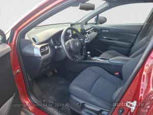 Красный Тойота C-HR 2019 в Вильянди, объемом двигателя 1.80 л и пробегом 108 тыс. км за 16900 €, фото 11 на AUTOMOTO.COM.LV