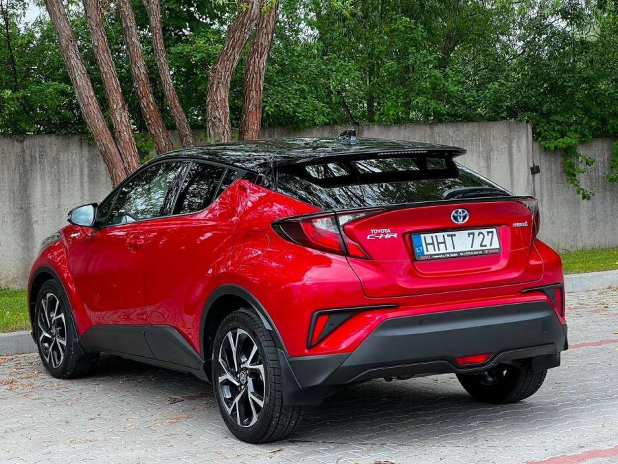 Sarkans Toyota C-HR 2020 Šauļi, ar dzinēja tilpumu 1.80 L un nobraukumu 26 tūkst. km par 21990 €, foto 4 vietnē AUTOMOTO.COM.LV