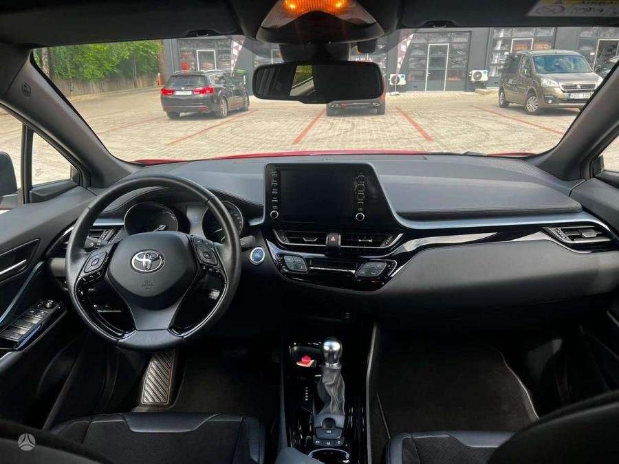 Sarkans Toyota C-HR 2020 Šauļi, ar dzinēja tilpumu 1.80 L un nobraukumu 26 tūkst. km par 21990 €, foto 8 vietnē AUTOMOTO.COM.LV