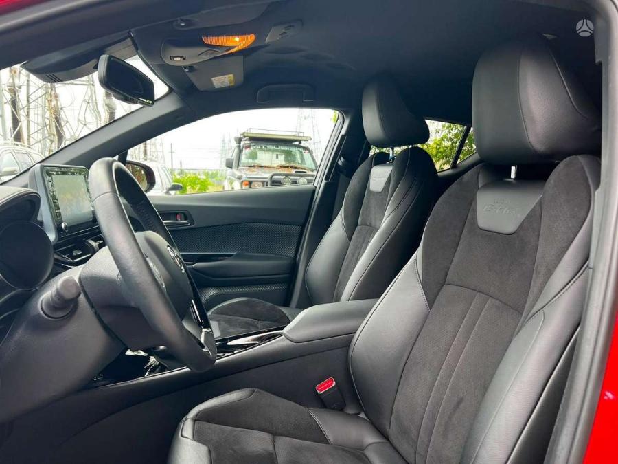 Sarkans Toyota C-HR 2020 Šauļi, ar dzinēja tilpumu 1.80 L un nobraukumu 26 tūkst. km par 21990 €, foto 12 vietnē AUTOMOTO.COM.LV
