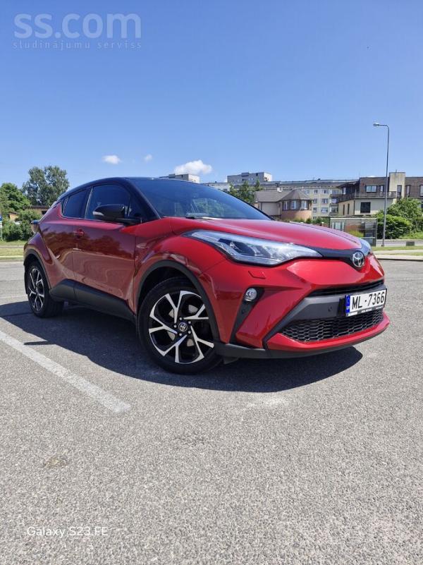 Красный Тойота C-HR 2020 в Рига, объемом двигателя 1.20 л и пробегом 75 тыс. км за 16500 €, фото 1 на AUTOMOTO.COM.LV