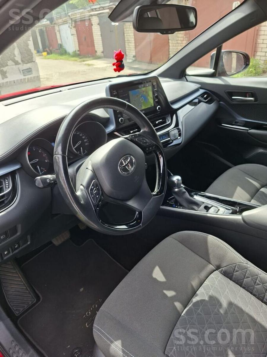 Sarkans Toyota C-HR 2020 Rīga, ar dzinēja tilpumu 1.20 L un nobraukumu 75 tūkst. km par 16500 €, foto 16 vietnē AUTOMOTO.COM.LV