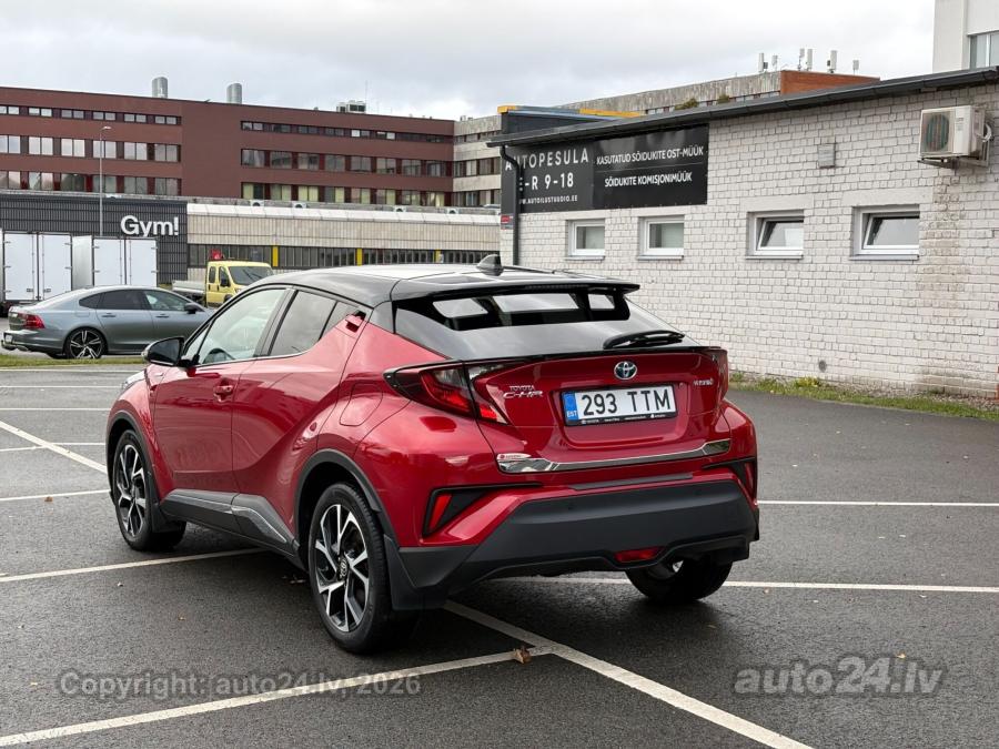 Sarkans Toyota C-HR 2020 Tallina, ar dzinēja tilpumu 1.80 L un nobraukumu 66 tūkst. km par 22897 €, foto 4 vietnē AUTOMOTO.COM.LV