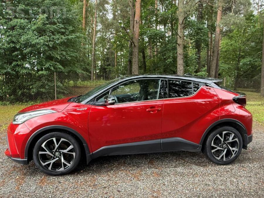 Красный Тойота C-HR 2021 в Рига, объемом двигателя 1.80 л и пробегом 80 тыс. км за 23500 €, фото 8 на AUTOMOTO.COM.LV
